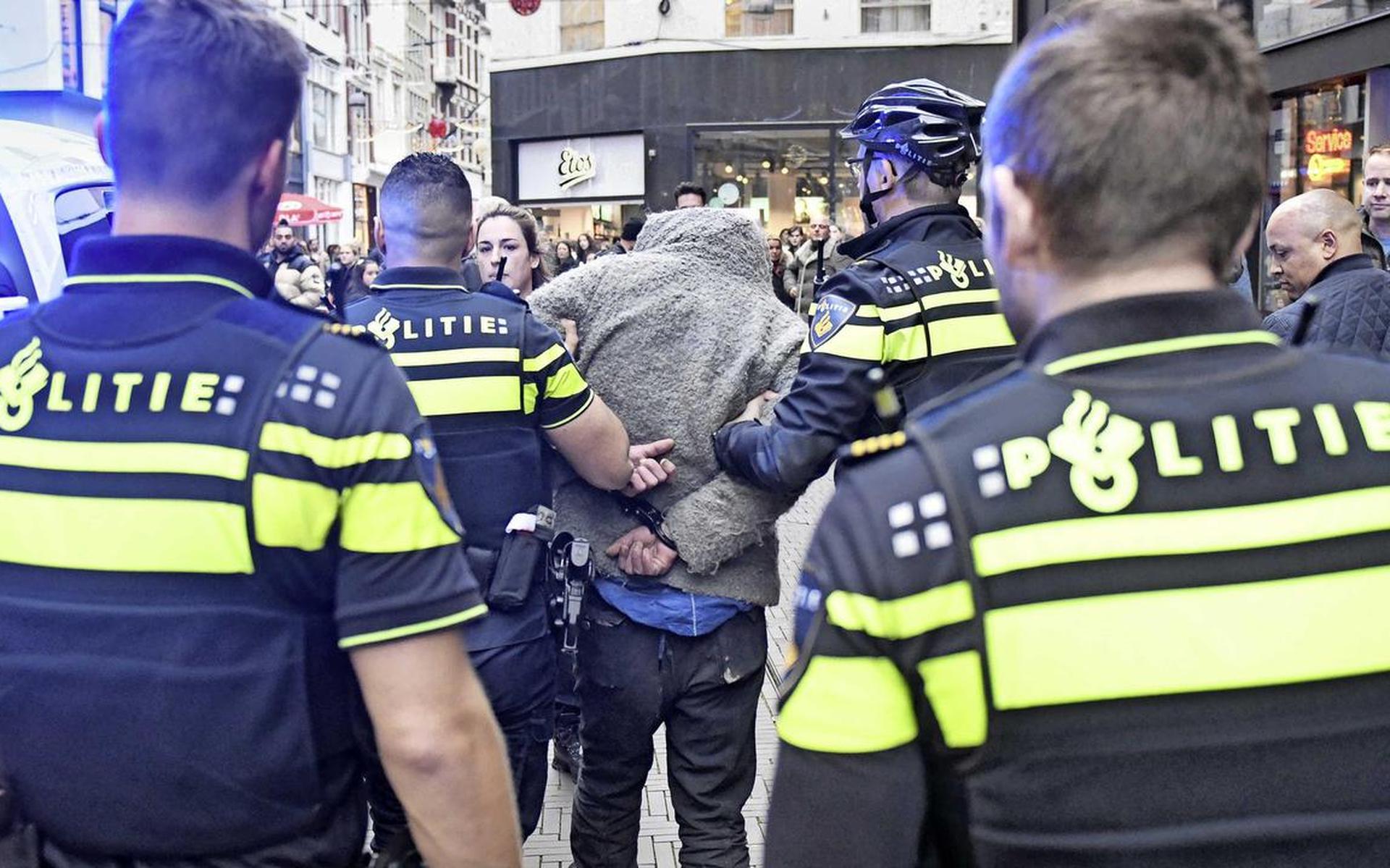 Politie heeft handen vol aan verwarde personen: 'Bijstaan zinvoller dan ...