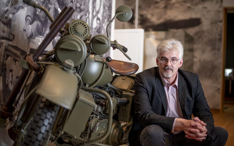 Museumdirecteur en WOII-kenner Hans Groeneweg (61) overleden ...