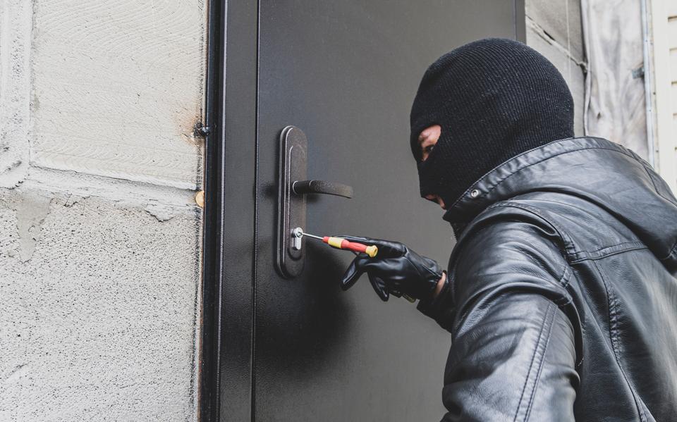 Zo beveilig je je huis gemakkelijk tegen inbraak en inbrekers ...