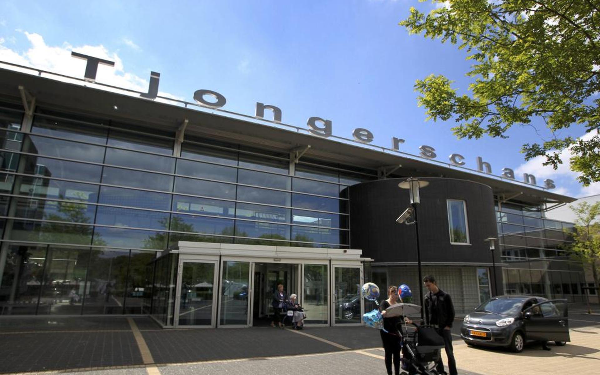 Veel vragen over bacterie Tjongerschans - Leeuwarder Courant