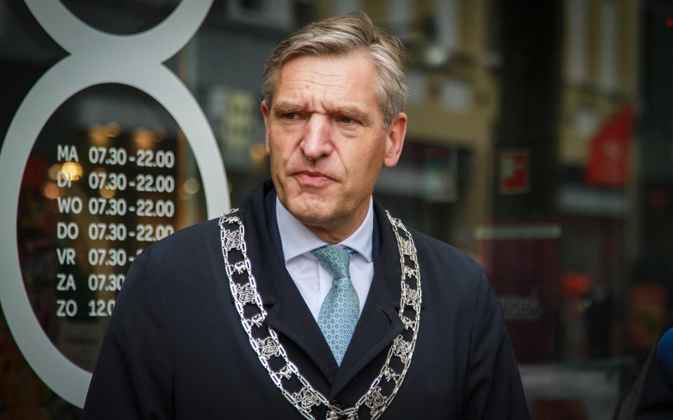 Raadsleden over vertrek Sybrand Buma als burgemeester van Leeuwarden ...