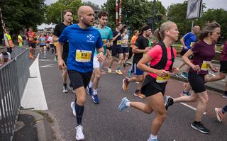 Ren jij de LOOP Leeuwarden? Tips voor hardlopen, voeding en schoenen ...