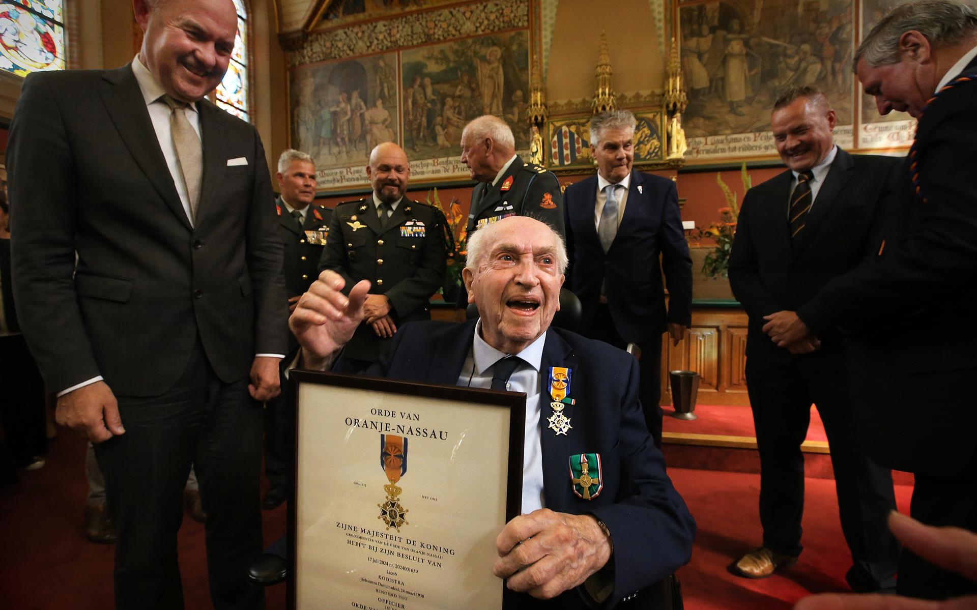 Nazi-jager Jack Kooistra (94) uit Leeuwarden overleden - Leeuwarder Courant