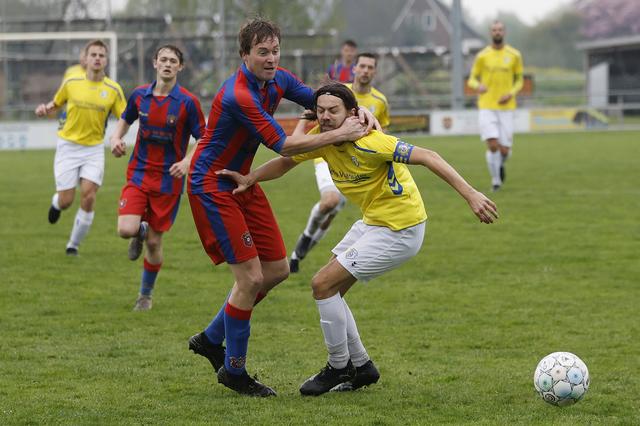 In het amateurvoetbal is uit of thuis soms wereld van verschil ...