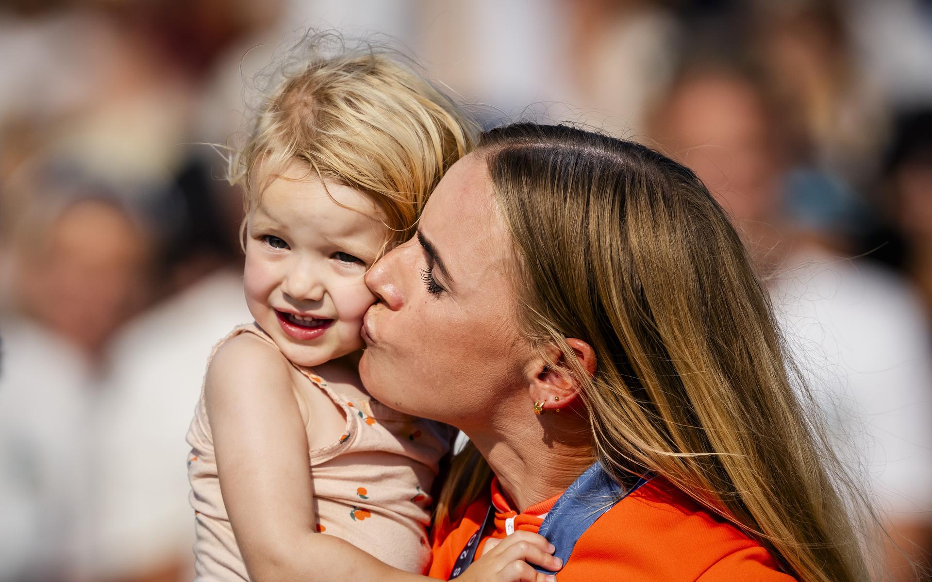 Voor bekroonde zeilster Marit Bouwmeester werd 2024 een jaar van ...